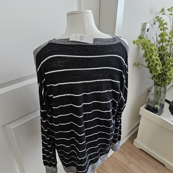 LOFT | Sweaters | Loft Cutout Shoulder Sweater | Poshmark